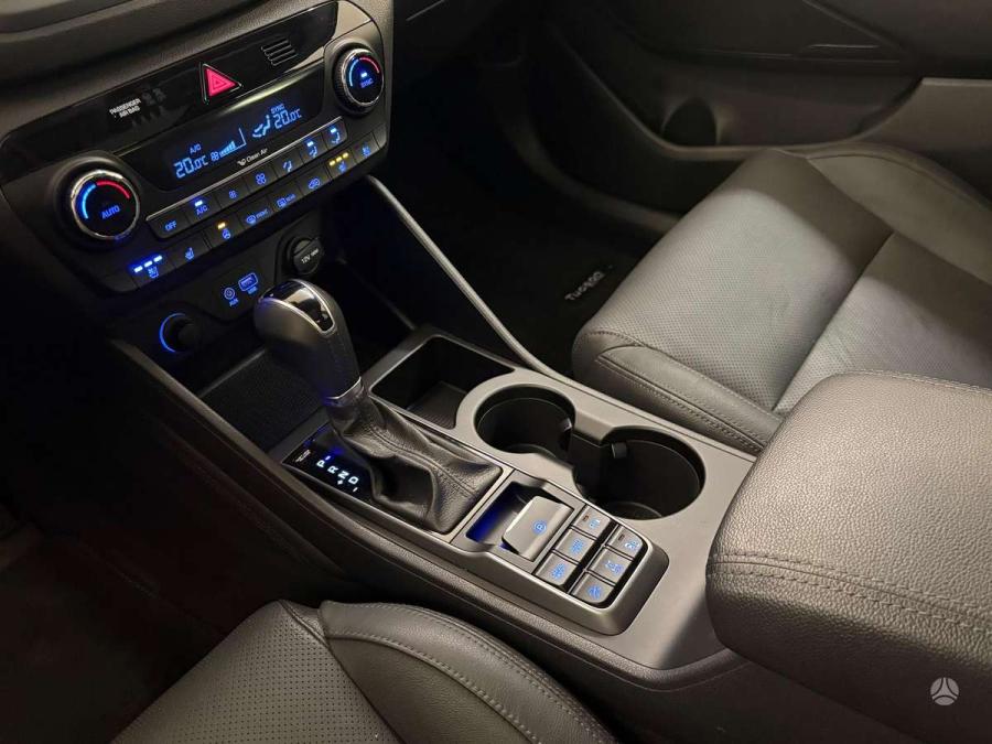 Sarkans Hyundai Tucson 2015 Marijampole, ar dzinēja tilpumu 2.00 L un nobraukumu 219 tūkst. km par 11900 €, foto 11 vietnē AUTOMOTO.COM.LV
