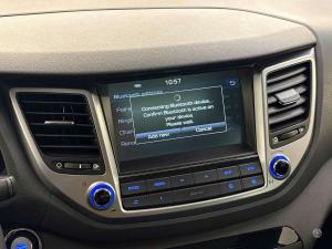 Sarkans Hyundai Tucson 2015 Marijampole, ar dzinēja tilpumu 2.00 L un nobraukumu 219 tūkst. km par 11900 €, foto 13 vietnē AUTOMOTO.COM.LV