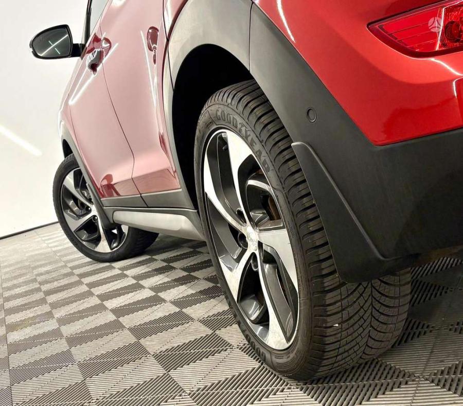 Sarkans Hyundai Tucson 2015 Marijampole, ar dzinēja tilpumu 2.00 L un nobraukumu 219 tūkst. km par 11900 €, foto 21 vietnē AUTOMOTO.COM.LV