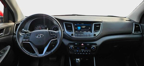 Red Hyundai Tucson 2016 in Marijampole, with an engine capacity of 1.59 L and mileage of 136 thousand km for 12500 €, photo 9 on AUTOMOTO.COM.LV