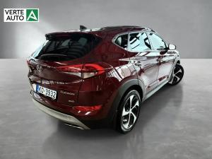 Red Hyundai Tucson 2016 in Riga, with an engine capacity of 1.60 L and mileage of 184 thousand km for 11990 €, photo 5 on AUTOMOTO.COM.LV