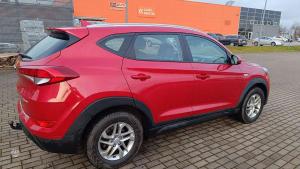 Red Hyundai Tucson 2017 in Taurage, with an engine capacity of 1.59 L and mileage of 128 thousand km for 9800 €, photo 2 on AUTOMOTO.COM.LV
