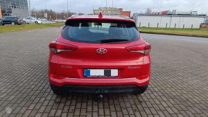 Red Hyundai Tucson 2017 in Taurage, with an engine capacity of 1.59 L and mileage of 128 thousand km for 9800 €, photo 6 on AUTOMOTO.COM.LV