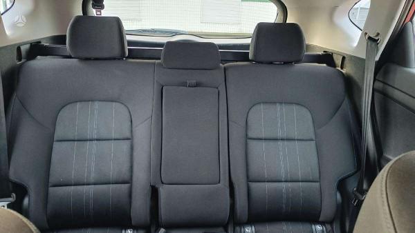 Red Hyundai Tucson 2017 in Taurage, with an engine capacity of 1.59 L and mileage of 125 thousand km for 9850 €, photo 8 on AUTOMOTO.COM.LV