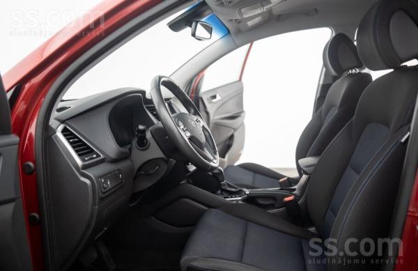 Sarkans Hyundai Tucson 2017 Tallina, ar dzinēja tilpumu 1.70 L un nobraukumu 257 tūkst. km par 10999 €, foto 10 vietnē AUTOMOTO.COM.LV
