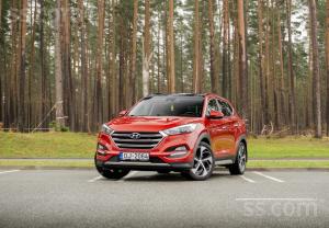 Red Hyundai Tucson 2018 in Riga, with an engine capacity of 1.70 L and mileage of 242 thousand km for 12190 €, photo  on AUTOMOTO.COM.LV