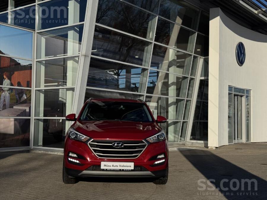Sarkans Hyundai Tucson 2018 Valmiera, ar dzinēja tilpumu 1.70 L un nobraukumu 92 tūkst. km par 13900 €, foto 2 vietnē AUTOMOTO.COM.LV