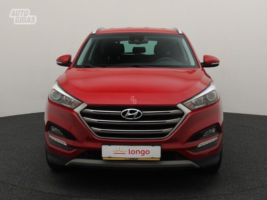 Red Hyundai Tucson 2018 in Vilnius, with an engine capacity of 1.70 L and mileage of 226 thousand km for 12399 €, photo 3 on AUTOMOTO.COM.LV