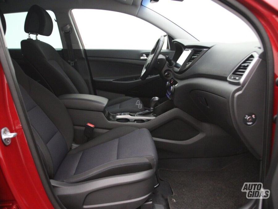 Red Hyundai Tucson 2018 in Vilnius, with an engine capacity of 1.70 L and mileage of 226 thousand km for 12399 €, photo 14 on AUTOMOTO.COM.LV