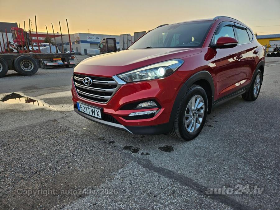 Red Hyundai Tucson 2018 in Tartu, with an engine capacity of 2.00 L and mileage of 193 thousand km for 17700 €, photo 3 on AUTOMOTO.COM.LV