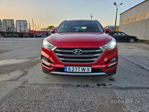 Red Hyundai Tucson 2018 in Tartu, with an engine capacity of 2.00 L and mileage of 193 thousand km for 17700 €, photo 5 on AUTOMOTO.COM.LV