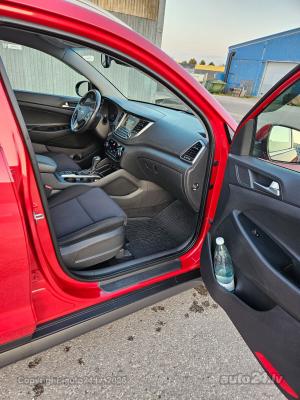 Red Hyundai Tucson 2018 in Tartu, with an engine capacity of 2.00 L and mileage of 193 thousand km for 17700 €, photo 9 on AUTOMOTO.COM.LV