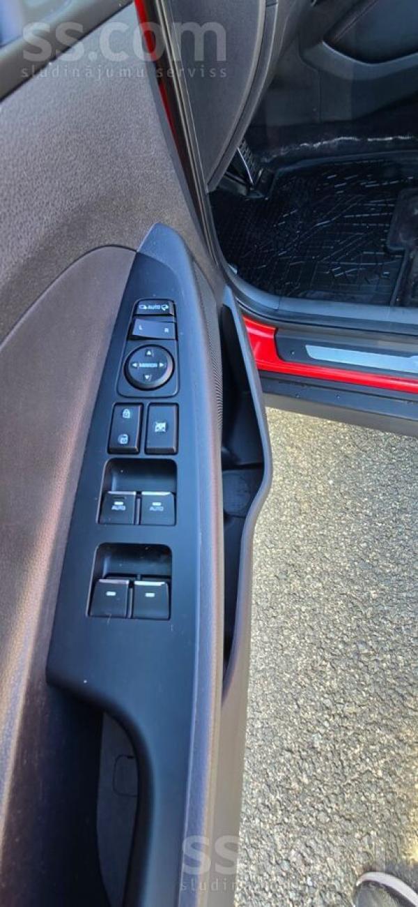 Sarkans Hyundai Tucson 2019 Rīga, ar dzinēja tilpumu 1.60 L un nobraukumu 126 tūkst. km par 18400 €, foto 9 vietnē AUTOMOTO.COM.LV