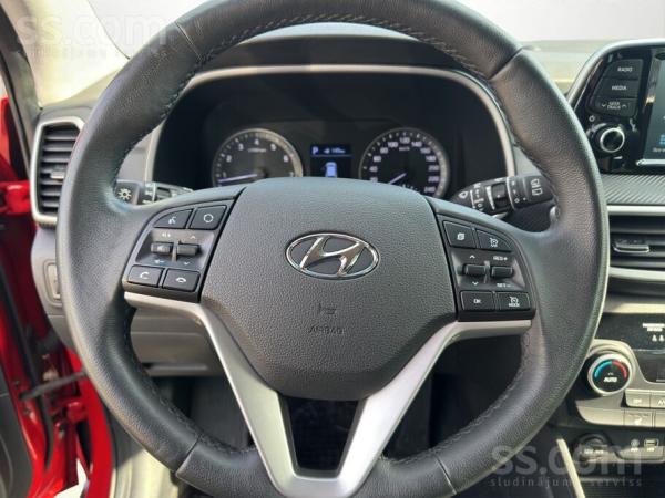Red Hyundai Tucson 2020 in Riga, with an engine capacity of 1.60 L and mileage of 143 thousand km for 15990 €, photo 10 on AUTOMOTO.COM.LV