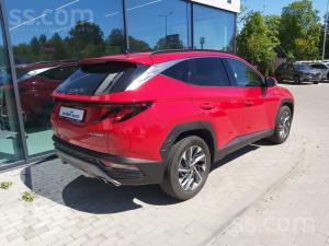 Sarkans Hyundai Tucson 2021 Rīga, ar dzinēja tilpumu 1.60 L un nobraukumu 89 tūkst. km par 19990 €, foto 5 vietnē AUTOMOTO.COM.LV