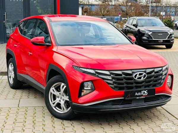 Red Hyundai Tucson 2022 in Kaunas, with an engine capacity of 1.60 L and mileage of 26 thousand km for 26358 €, photo 2 on AUTOMOTO.COM.LV