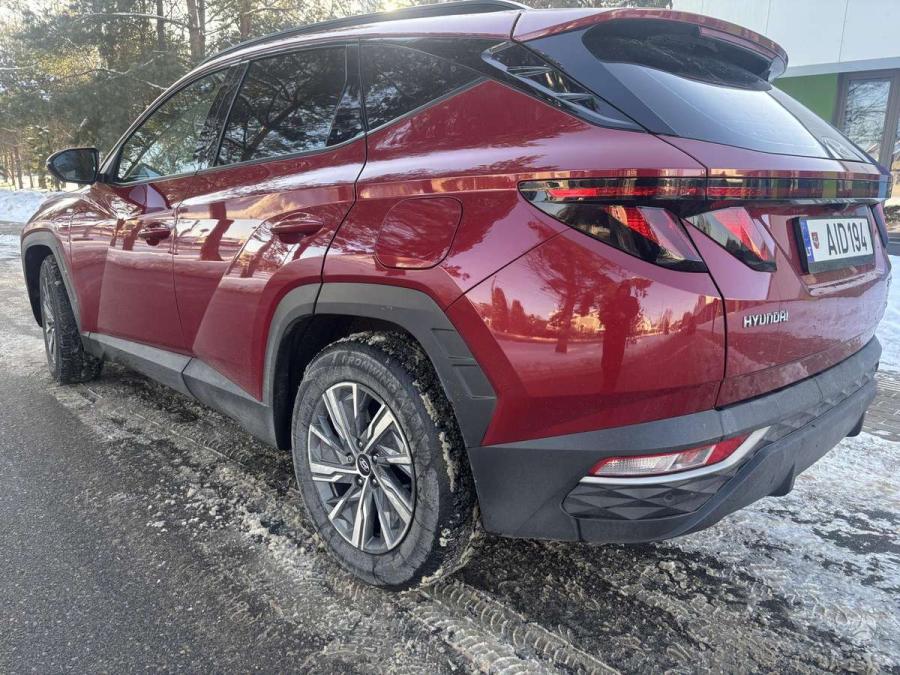 Red Hyundai Tucson 2022 in Vilnius, with an engine capacity of 1.60 L and mileage of 179 thousand km for 17400 €, photo 8 on AUTOMOTO.COM.LV