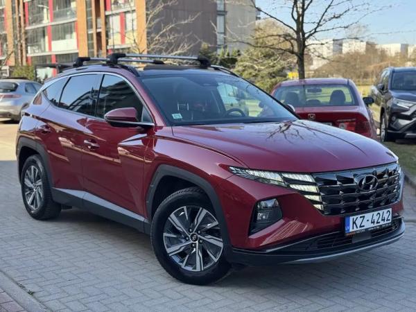 Красный Хендай Туксон 2022 в Рига, объемом двигателя 1.60 л и пробегом 85 тыс. км за 21990 €, фото 1 на AUTOMOTO.COM.LV