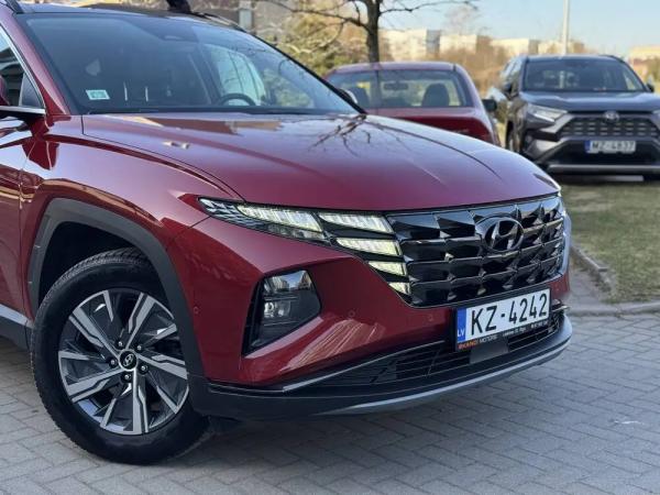 Красный Хендай Туксон 2022 в Рига, объемом двигателя 1.60 л и пробегом 85 тыс. км за 21990 €, фото 2 на AUTOMOTO.COM.LV