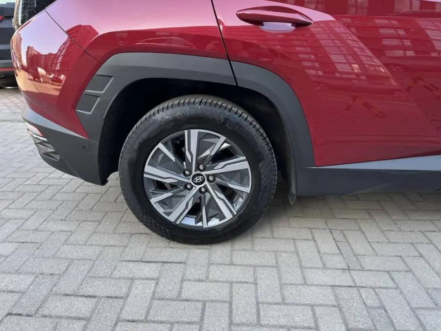 Sarkans Hyundai Tucson 2022 Rīga, ar dzinēja tilpumu 1.60 L un nobraukumu 85 tūkst. km par 21990 €, foto 8 vietnē AUTOMOTO.COM.LV