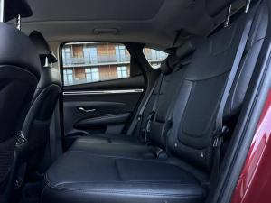 Sarkans Hyundai Tucson 2022 Rīga, ar dzinēja tilpumu 1.60 L un nobraukumu 85 tūkst. km par 21990 €, foto 12 vietnē AUTOMOTO.COM.LV