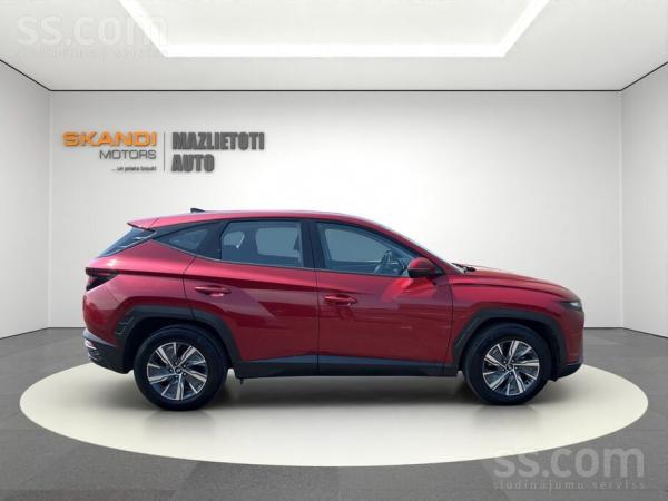 Red Hyundai Tucson 2022 in Riga, with an engine capacity of 1.60 L and mileage of 44 thousand km for 18490 €, photo 7 on AUTOMOTO.COM.LV