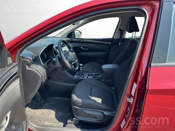 Red Hyundai Tucson 2022 in Riga, with an engine capacity of 1.60 L and mileage of 44 thousand km for 18490 €, photo 9 on AUTOMOTO.COM.LV