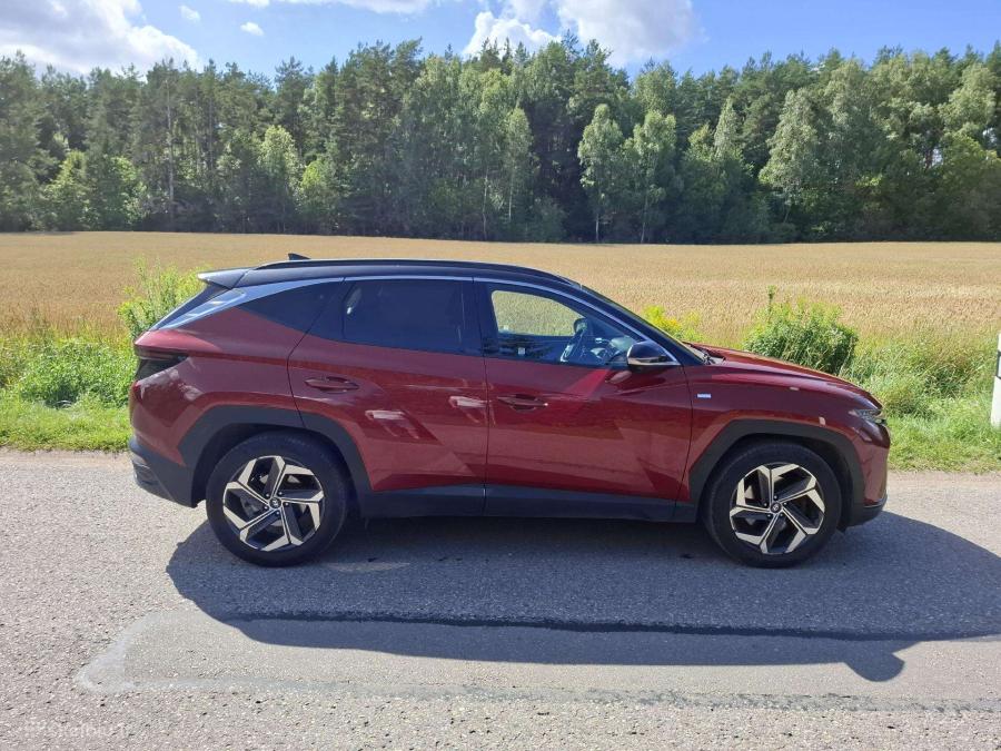 Sarkans Hyundai Tucson 2022 Viļņa, ar dzinēja tilpumu 1.60 L un nobraukumu 48 tūkst. km par 22990 €, foto 1 vietnē AUTOMOTO.COM.LV