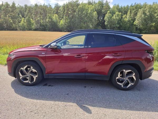 Sarkans Hyundai Tucson 2022 Viļņa, ar dzinēja tilpumu 1.60 L un nobraukumu 48 tūkst. km par 22990 €, foto 2 vietnē AUTOMOTO.COM.LV