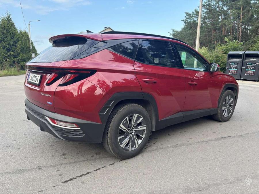 Red Hyundai Tucson 2022 in Vilnius, with an engine capacity of 1.60 L and mileage of 180 thousand km for 16500 €, photo 8 on AUTOMOTO.COM.LV