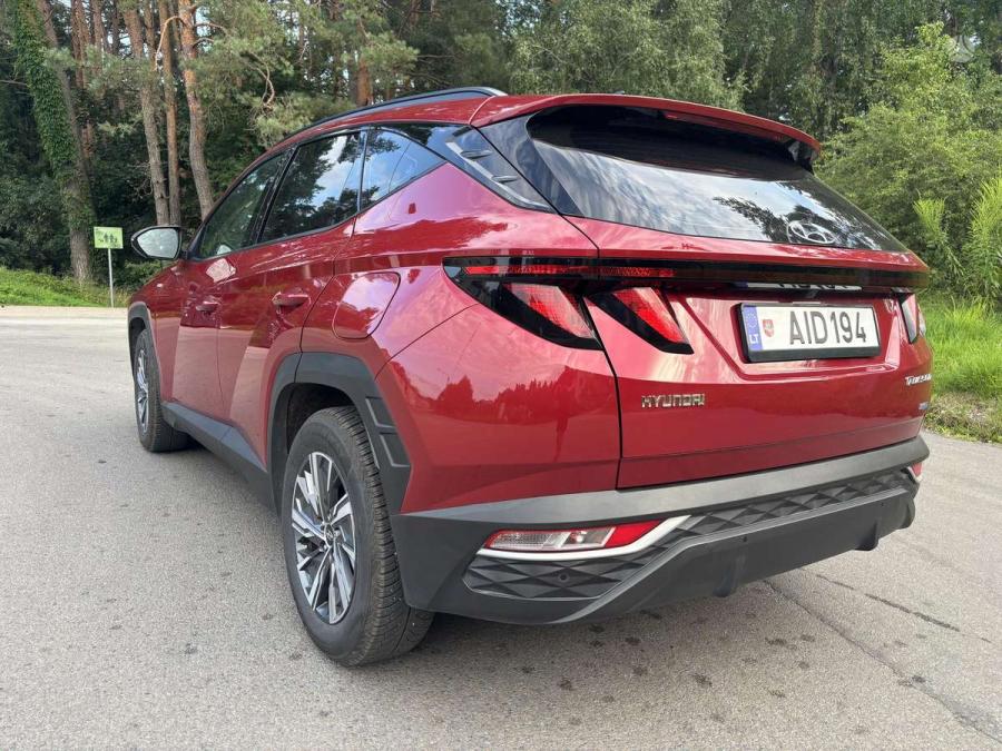 Red Hyundai Tucson 2022 in Vilnius, with an engine capacity of 1.60 L and mileage of 180 thousand km for 16500 €, photo 11 on AUTOMOTO.COM.LV