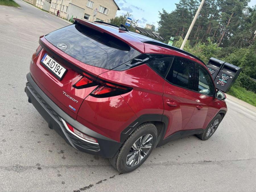 Red Hyundai Tucson 2022 in Vilnius, with an engine capacity of 1.60 L and mileage of 180 thousand km for 16500 €, photo 13 on AUTOMOTO.COM.LV
