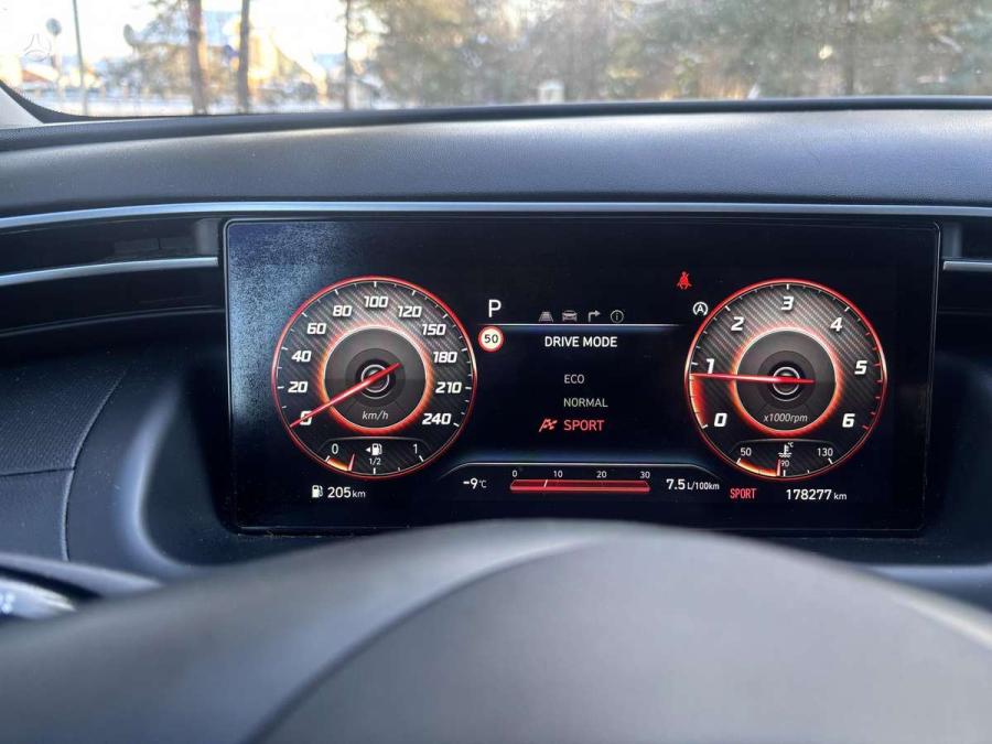Red Hyundai Tucson 2022 in Vilnius, with an engine capacity of 1.60 L and mileage of 180 thousand km for 16500 €, photo 19 on AUTOMOTO.COM.LV