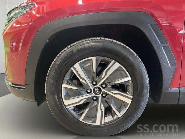 Red Hyundai Tucson 2022 in Riga, with an engine capacity of 1.60 L and mileage of 42 thousand km for 26490 €, photo 10 on AUTOMOTO.COM.LV