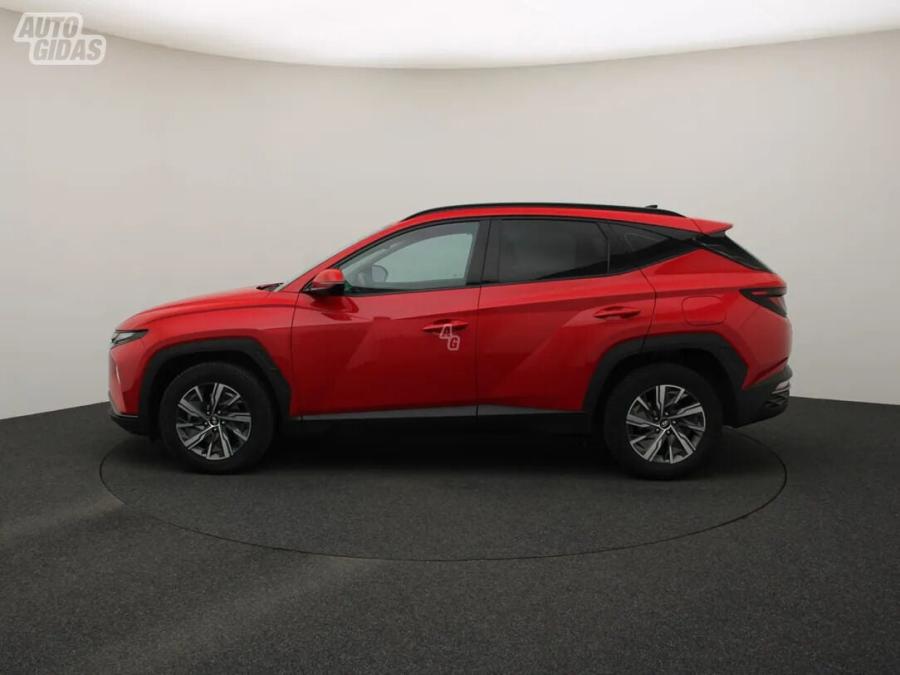 Red Hyundai Tucson 2023 in Vilnius, with an engine capacity of 1.60 L and mileage of 181 thousand km for 20899 €, photo 7 on AUTOMOTO.COM.LV