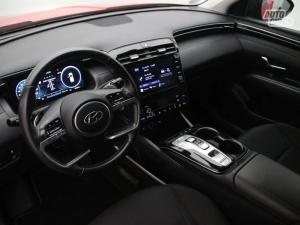 Red Hyundai Tucson 2023 in Vilnius, with an engine capacity of 1.60 L and mileage of 181 thousand km for 20899 €, photo 17 on AUTOMOTO.COM.LV