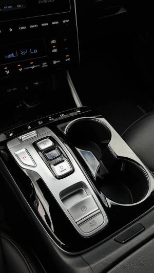 Sarkans Hyundai Tucson 2023 Rīga, ar dzinēja tilpumu 1.60 L un nobraukumu 88 tūkst. km par 23950 €, foto 24 vietnē AUTOMOTO.COM.LV