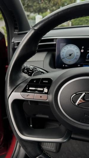 Sarkans Hyundai Tucson 2023 Rīga, ar dzinēja tilpumu 1.60 L un nobraukumu 88 tūkst. km par 23950 €, foto 28 vietnē AUTOMOTO.COM.LV
