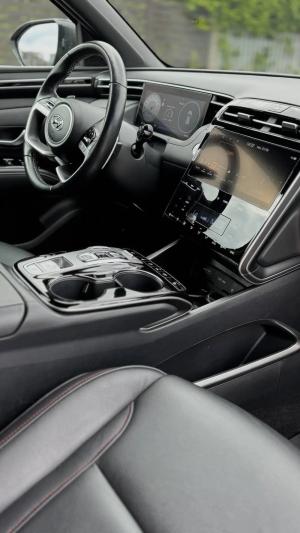 Sarkans Hyundai Tucson 2023 Rīga, ar dzinēja tilpumu 1.60 L un nobraukumu 88 tūkst. km par 23950 €, foto 30 vietnē AUTOMOTO.COM.LV