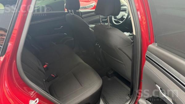Hyundai Tucson 2023 Rīga vietnē Sarkans Hyundai Tucson 2023 Rīga, ar dzinēja tilpumu 1.60 L un nobraukumu 69 tūkst. km par 22900 €, foto 8 vietnē AUTOMOTO.COM.LV