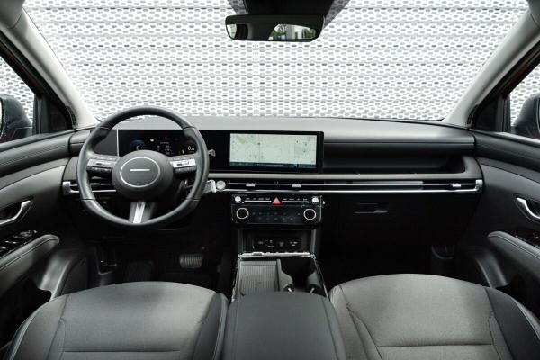 Sarkans Hyundai Tucson 2025 Mārupe, ar dzinēja tilpumu 1.60 L un nobraukumu 6 tūkst. km par 31300 €, foto 6 vietnē AUTOMOTO.COM.LV