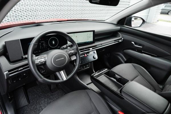Sarkans Hyundai Tucson 2025 Mārupe, ar dzinēja tilpumu 1.60 L un nobraukumu 6 tūkst. km par 31300 €, foto 9 vietnē AUTOMOTO.COM.LV