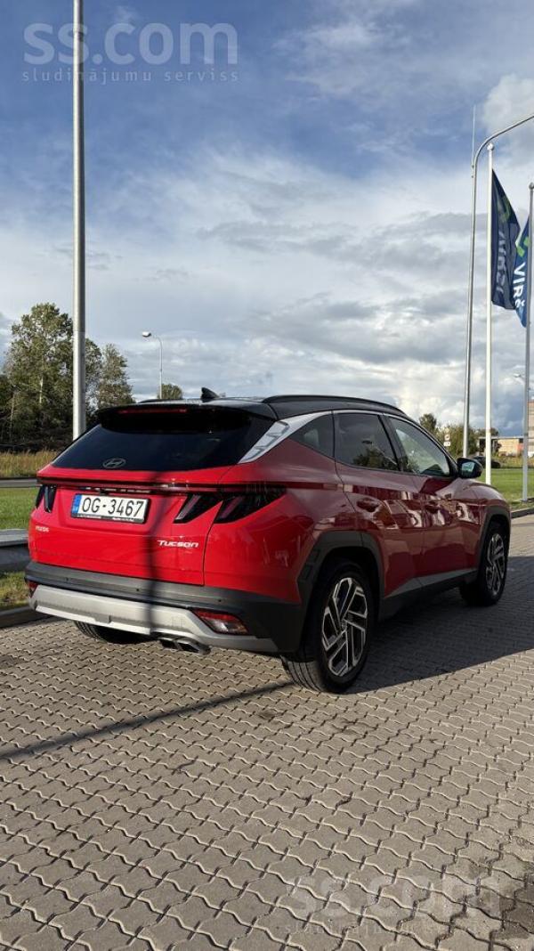Hyundai Tucson 2025 Rīga vietnē Sarkans Hyundai Tucson 2025 Rīga, ar dzinēja tilpumu 1.60 L un nobraukumu 11 tūkst. km par 29990 €, foto 5 vietnē AUTOMOTO.COM.LV
