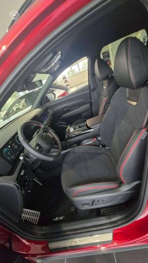 Red Hyundai Tucson 2026 in Kaunas, with an engine capacity of 1.60 L and mileage of 0 thousand km for 38999 €, photo 16 on AUTOMOTO.COM.LV