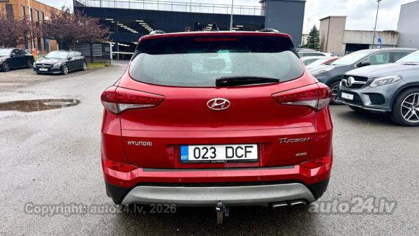 Red Hyundai Tucson 2017 in Tallinn, with an engine capacity of 1.60 L and mileage of 115 thousand km for 13900 €, photo 9 on AUTOMOTO.COM.LV