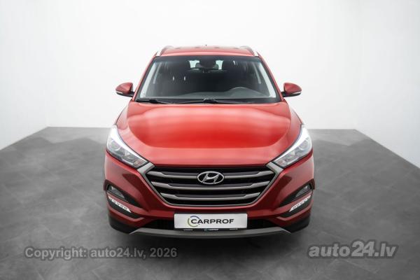 Red Hyundai Tucson 2017 in Tallinn, with an engine capacity of 1.70 L and mileage of 257 thousand km for 10999 €, photo 3 on AUTOMOTO.COM.LV
