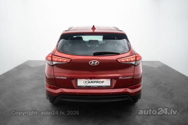 Red Hyundai Tucson 2017 in Tallinn, with an engine capacity of 1.70 L and mileage of 257 thousand km for 10999 €, photo 7 on AUTOMOTO.COM.LV