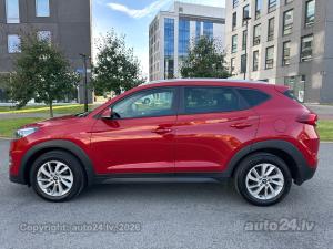 Red Hyundai Tucson 2018 in Tallinn, with an engine capacity of 1.70 L and mileage of 167 thousand km for 12900 €, photo 6 on AUTOMOTO.COM.LV