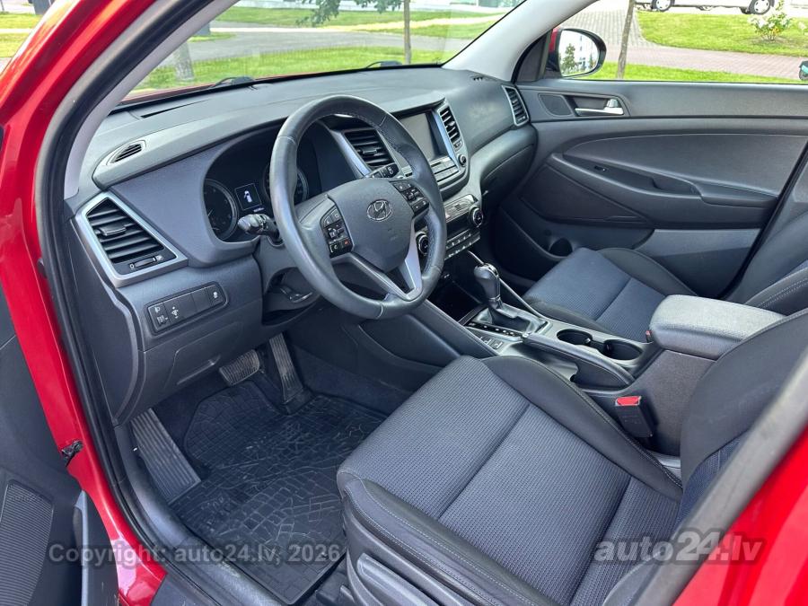 Red Hyundai Tucson 2018 in Tallinn, with an engine capacity of 1.70 L and mileage of 167 thousand km for 12900 €, photo 8 on AUTOMOTO.COM.LV