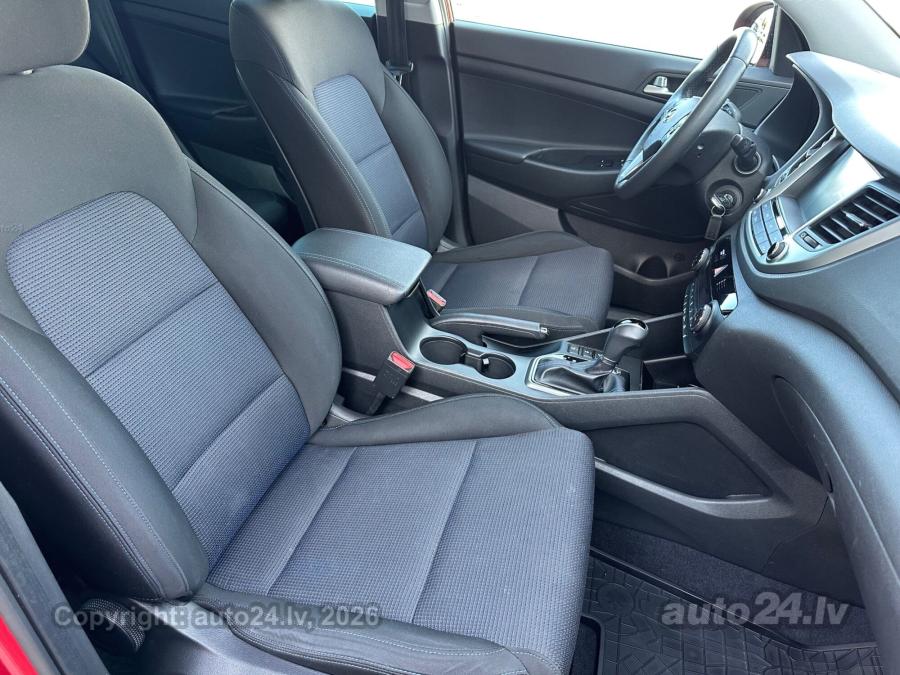 Red Hyundai Tucson 2018 in Tallinn, with an engine capacity of 1.70 L and mileage of 167 thousand km for 12900 €, photo 9 on AUTOMOTO.COM.LV